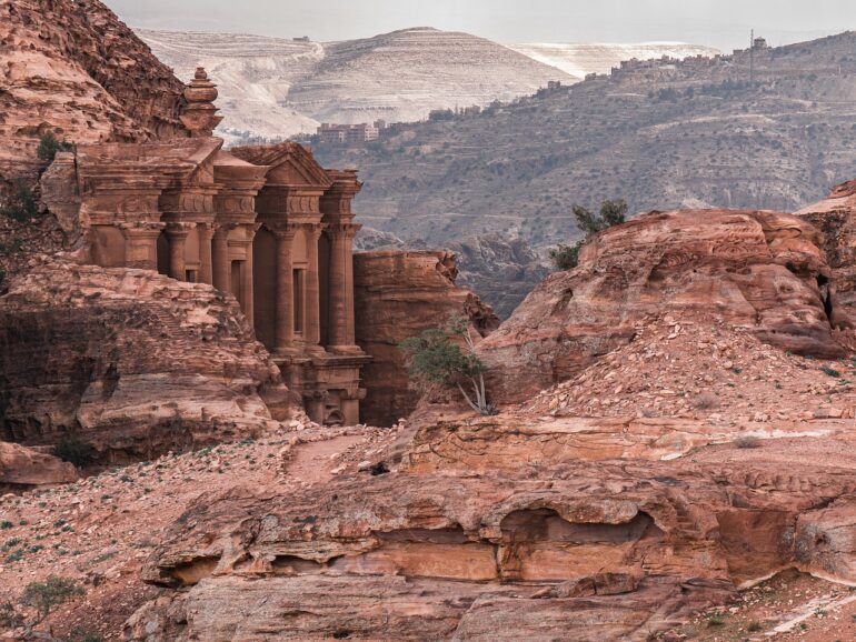 Petra, oraşul sculptat în piatră din Iordania - Dailyrenate.ro